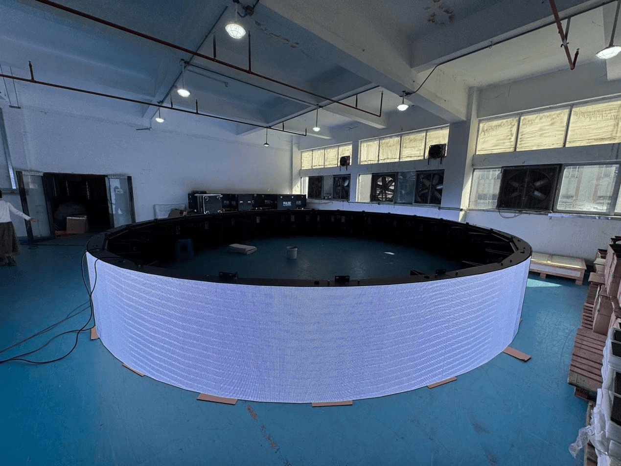 The Ultimate Guide to Curved LED Screens - Rigard